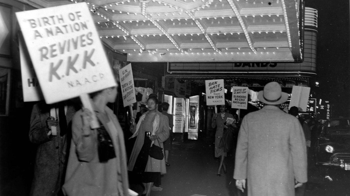 Desegregation – National Theatre, National Politics